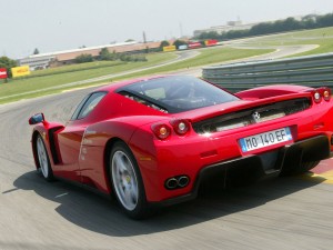 Ferrari-Enzo-rear-view - The Supercars - Car Reviews, Pictures and ...